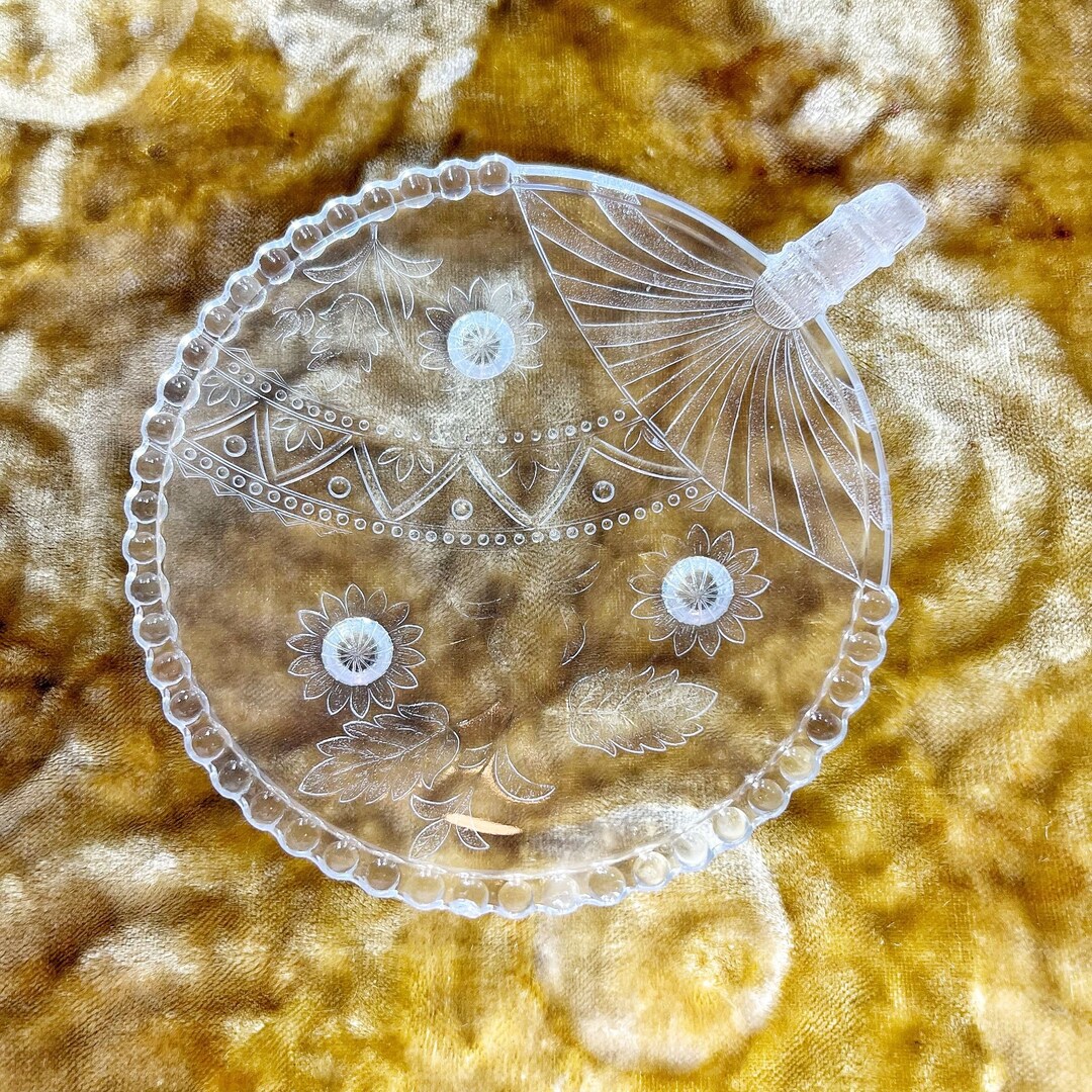 Antique Victorian Clear Round Fan Shaped and Decorated Flat Calling ...