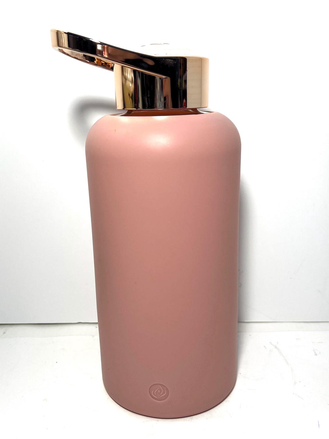 Apana Glass Water Bottle With Pink Silicone Sleeve and Rose Gold Cap ...