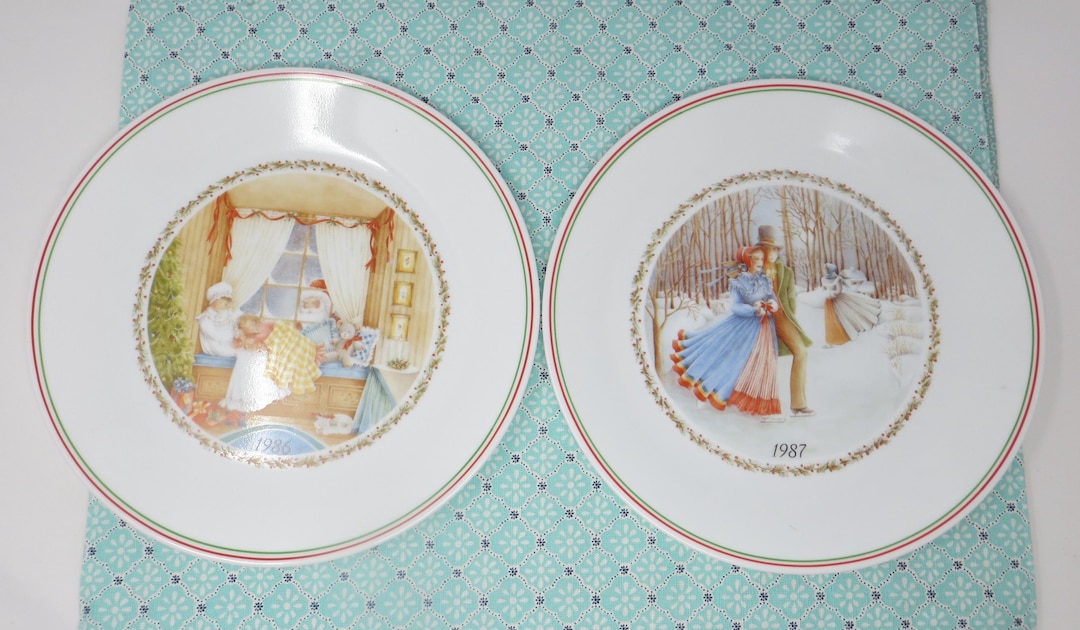 Corelle Christmas Plates Set: 1986 & 1987 Victorian Scenes - Etsy