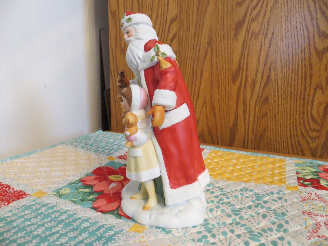 Beautiful Avon 1995 Santa Claus Figurine With Little Girl. - Etsy