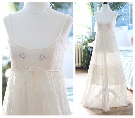 RESERVED - 1960s ivory lace Claire Sandra peignoir se… - Gem