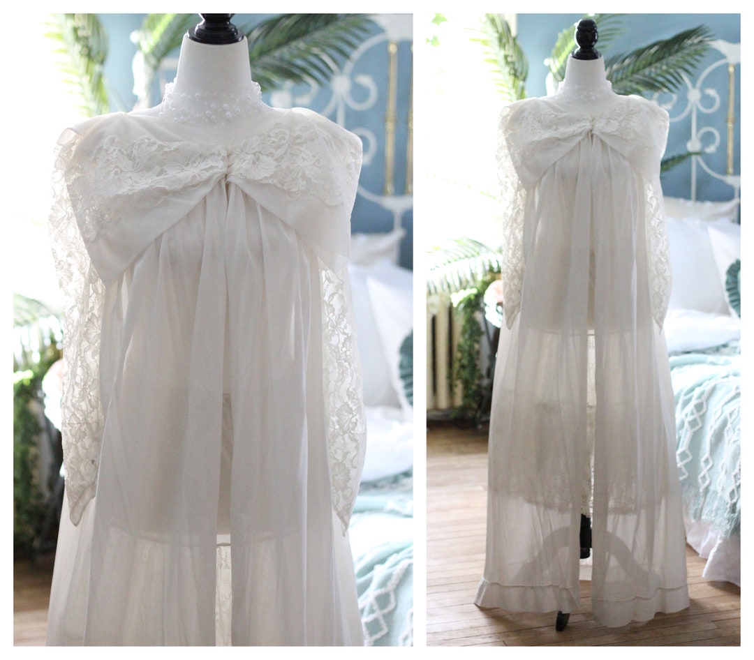 1950s White Bow Eyeful Peignoir Robe / Long Sleeve Princess Nightgown ...