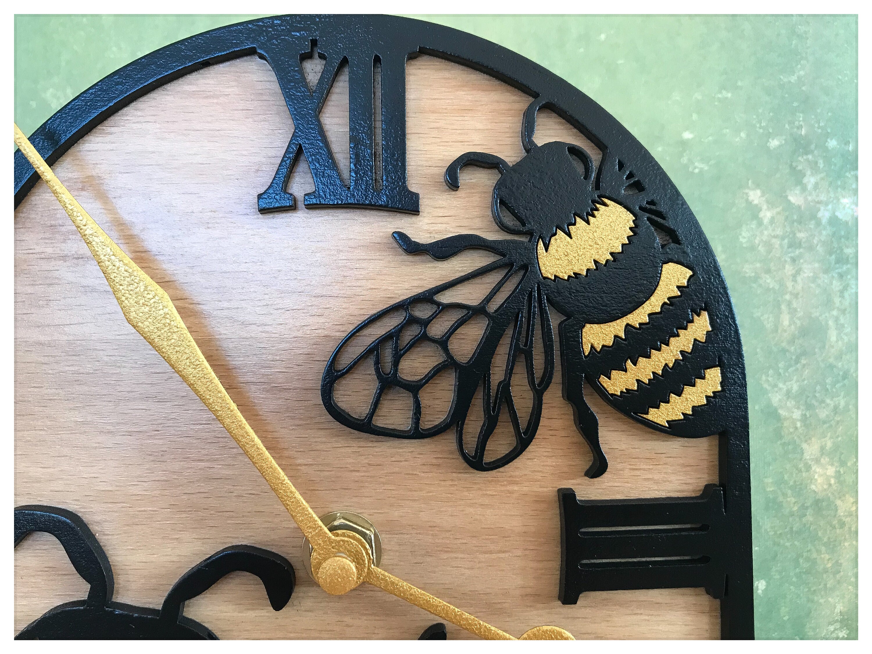 Bee Shelf Clock - Etsy