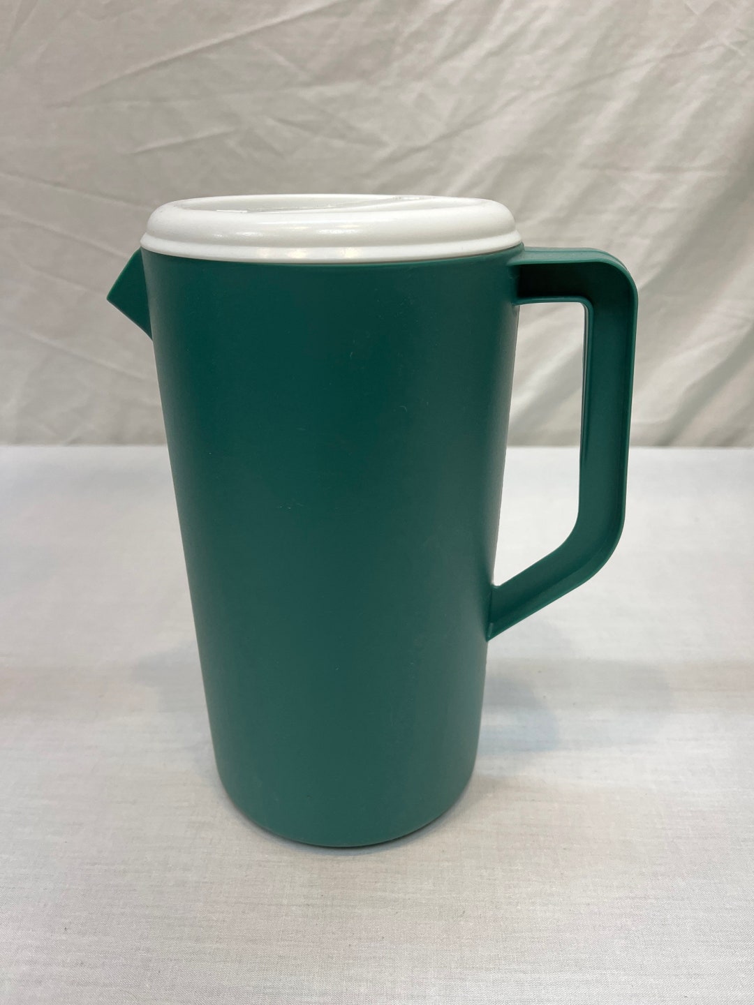 Rubbermaid 1/2 Gallon Pitcher, Gallon Jug, Green, Water Pitcher - Etsy