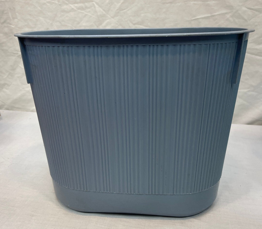 Rubbermaid Plastic Waste Basket, Trash Can, Trash Bin, Plastic MCM ...