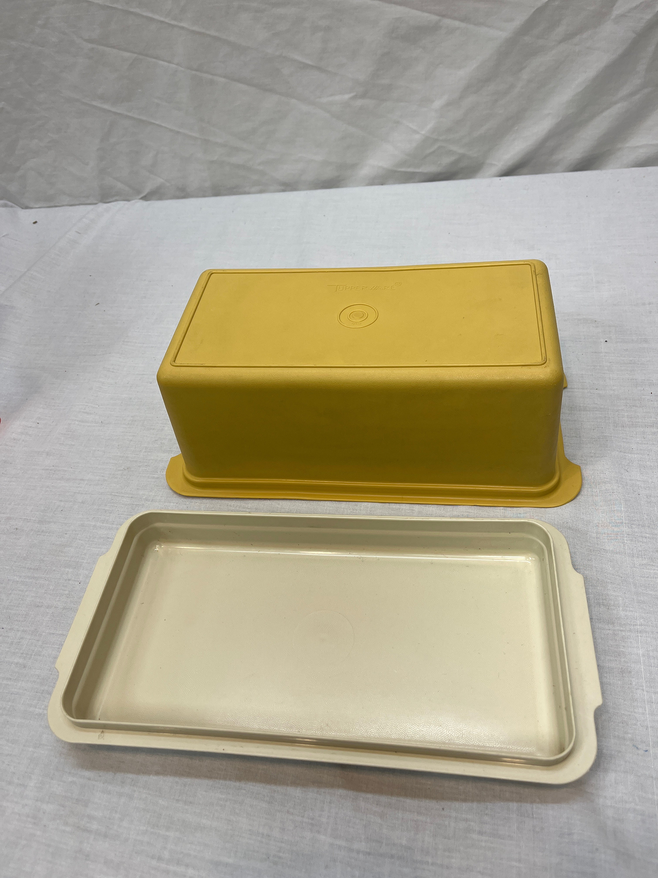 Vintage Tupperware Bread Keeper, Storage, Harvest Gold, 171, Yellow ...