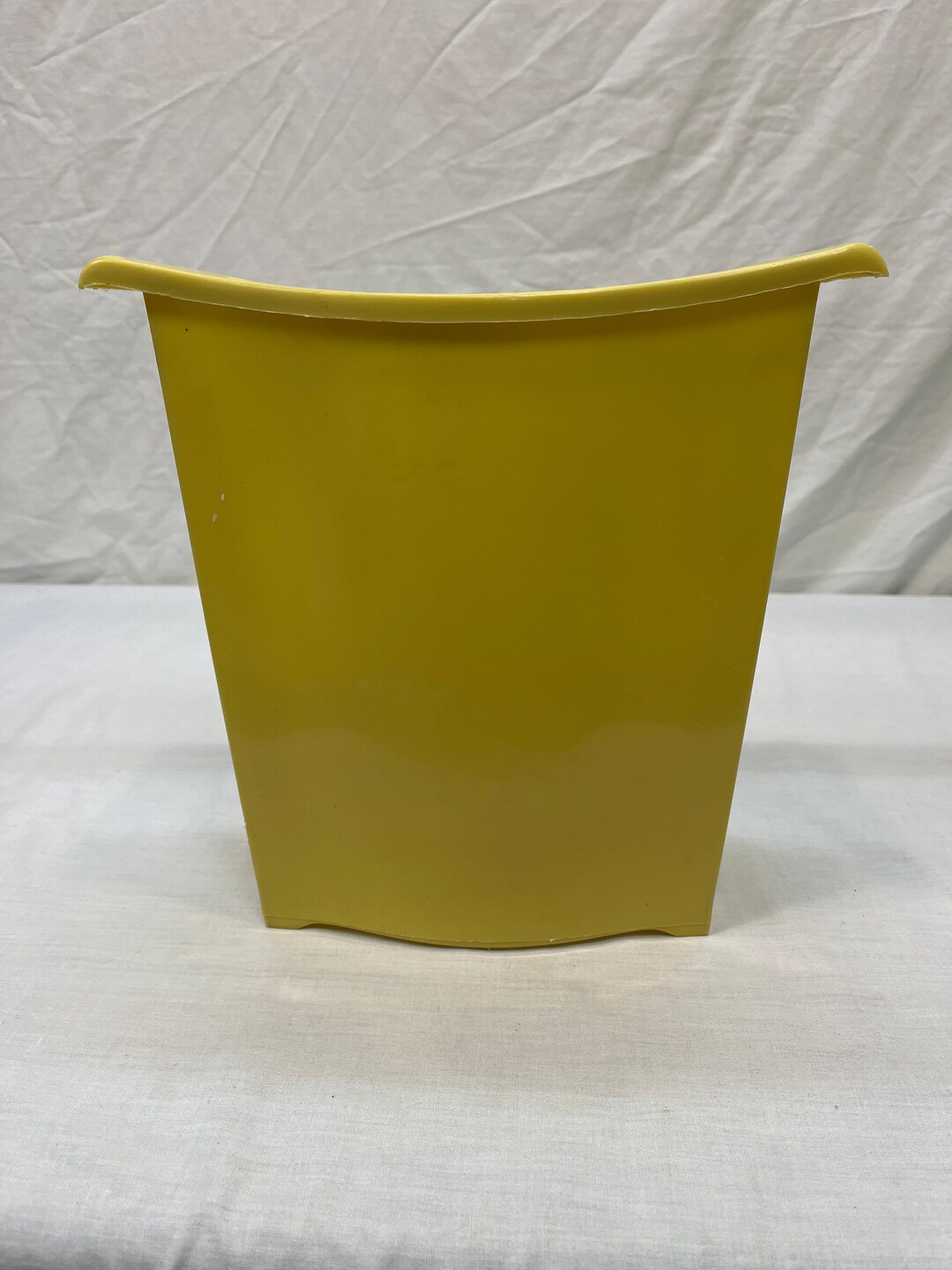 Vintage Harvest Yellow Plastic Waste Basket, Mustard Yellow Trash Can ...