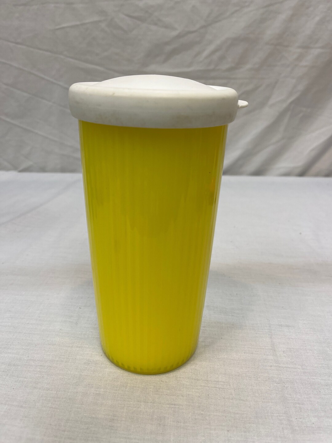 Vintage Tupperware Tumbler, Insulated Tumbler, 24 Oz, Yellow - Etsy