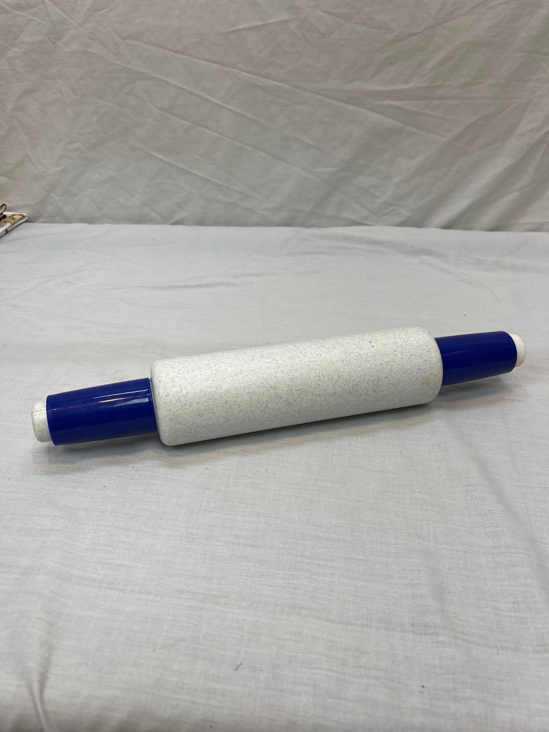 Tupperware Rolling Pin, Fillable Rolling Pin, Blue Handles, Tupperware ...