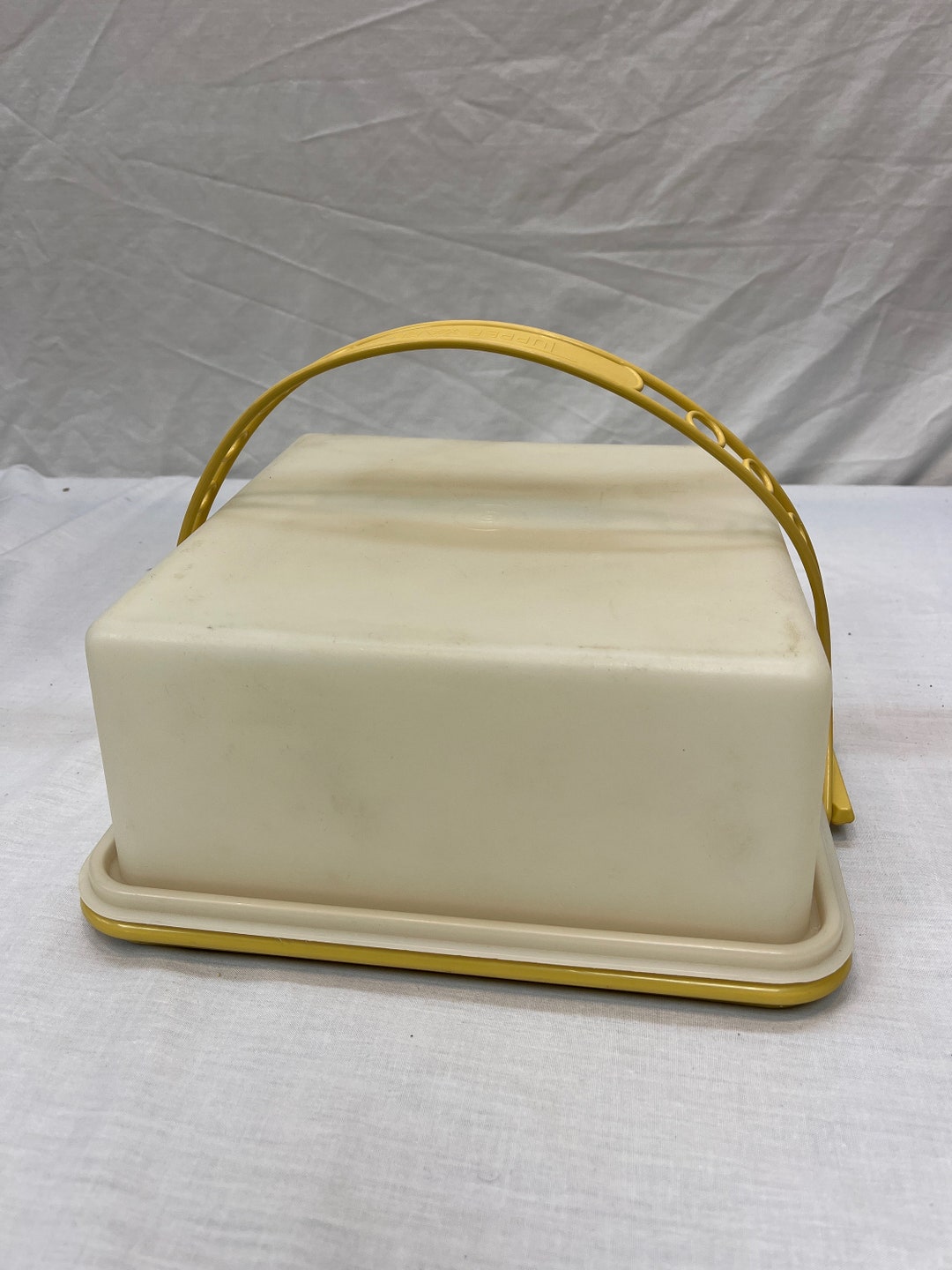Vintage Tupperware Cake Carrier 10 Inche by 10 Inch Retro Tupperware ...