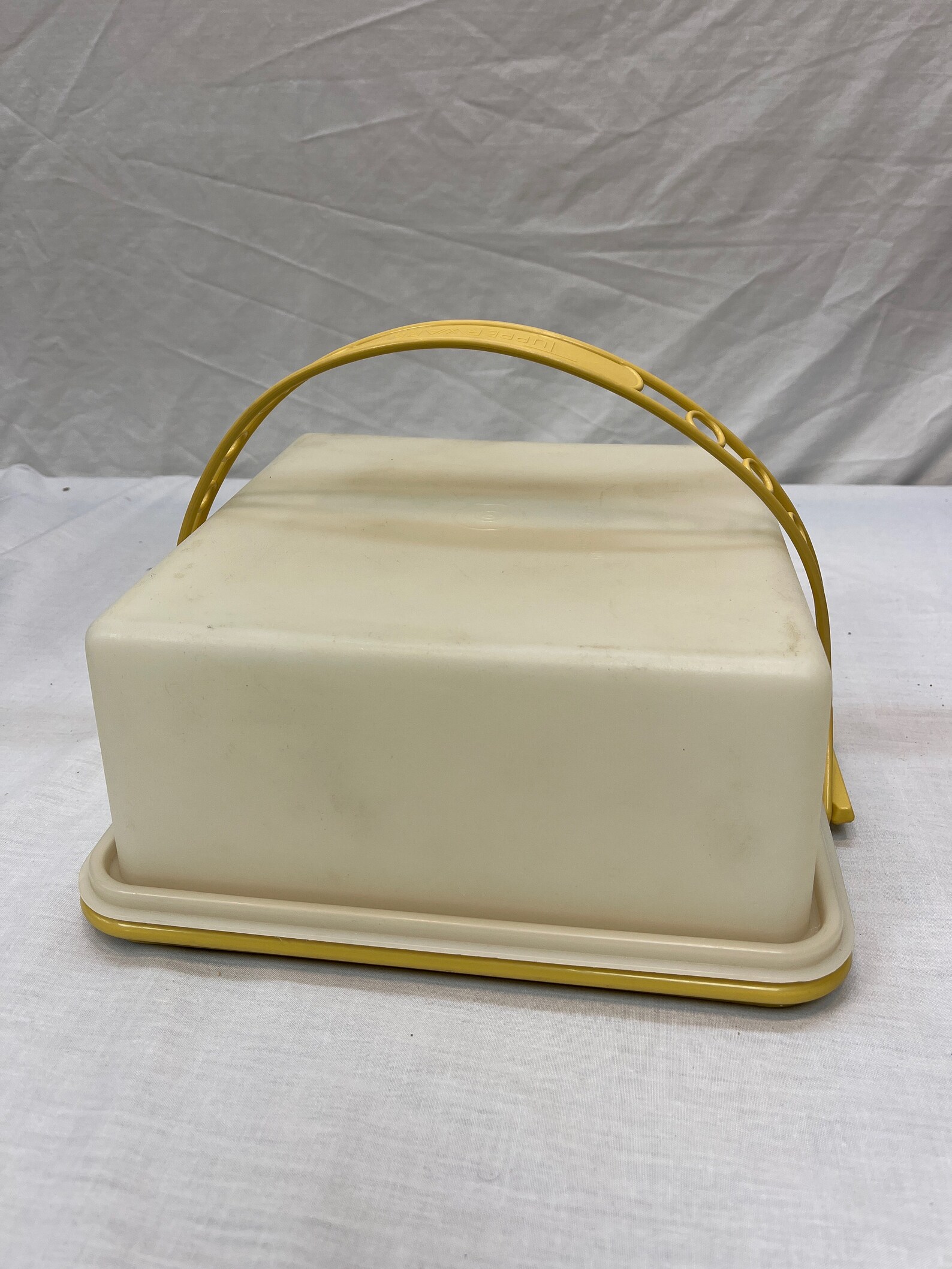 Vintage Tupperware Cake Carrier 10 Inche by 10 Inch Retro Tupperware ...