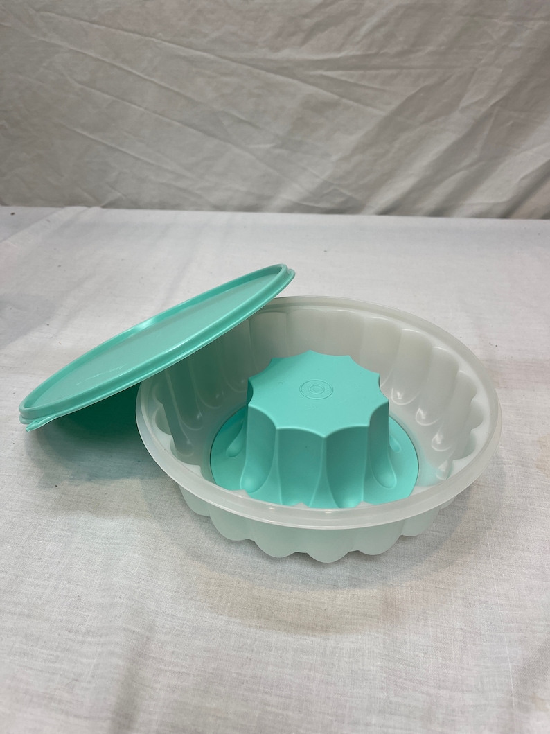 Vintage Tupperware Jello Mold, Mint Green, Green, Mold With Lid, Retro ...