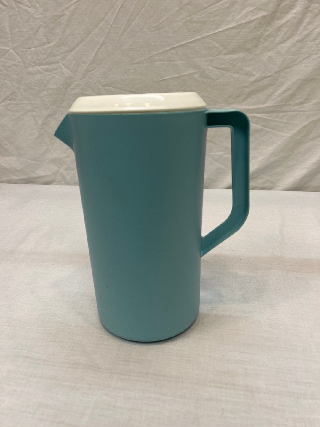 Rubbermaid 1/2 Gallon Pitcher, Gallon Jug, Light Teal - Etsy