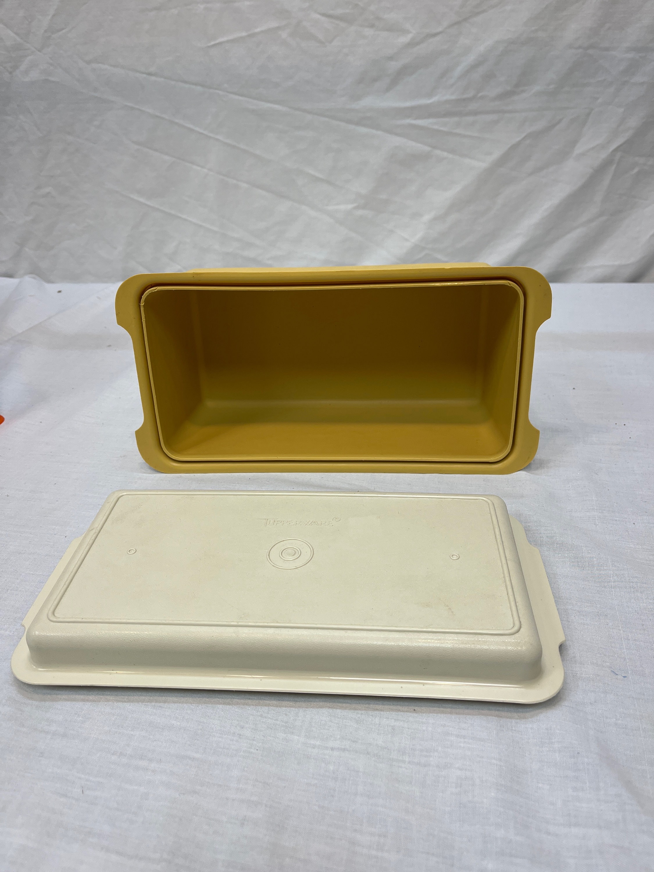 Vintage Tupperware Bread Keeper, Storage, Harvest Gold, 171, Yellow ...