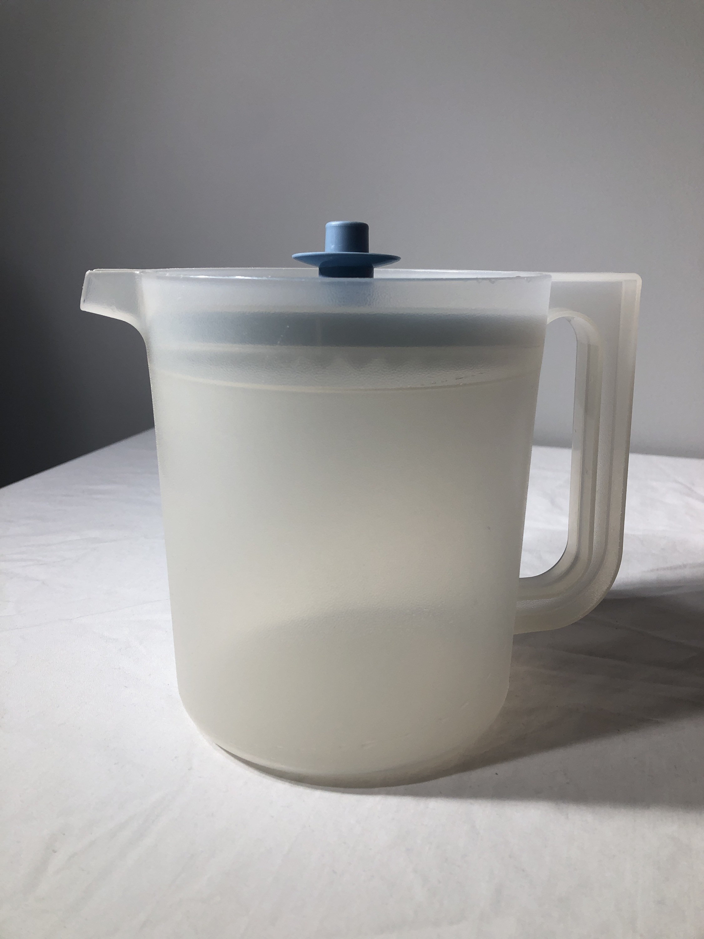 Vintage Tupperware Sheer Pitcher 1676A-1 With Push Button, 60% OFF
