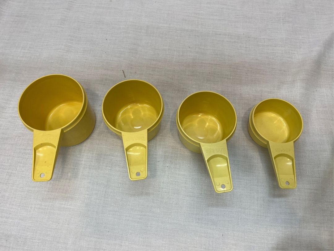 Vintage Tupperware Measuring Cups, Measuring Utensils, 1 Cup, 3/4 Cup ...