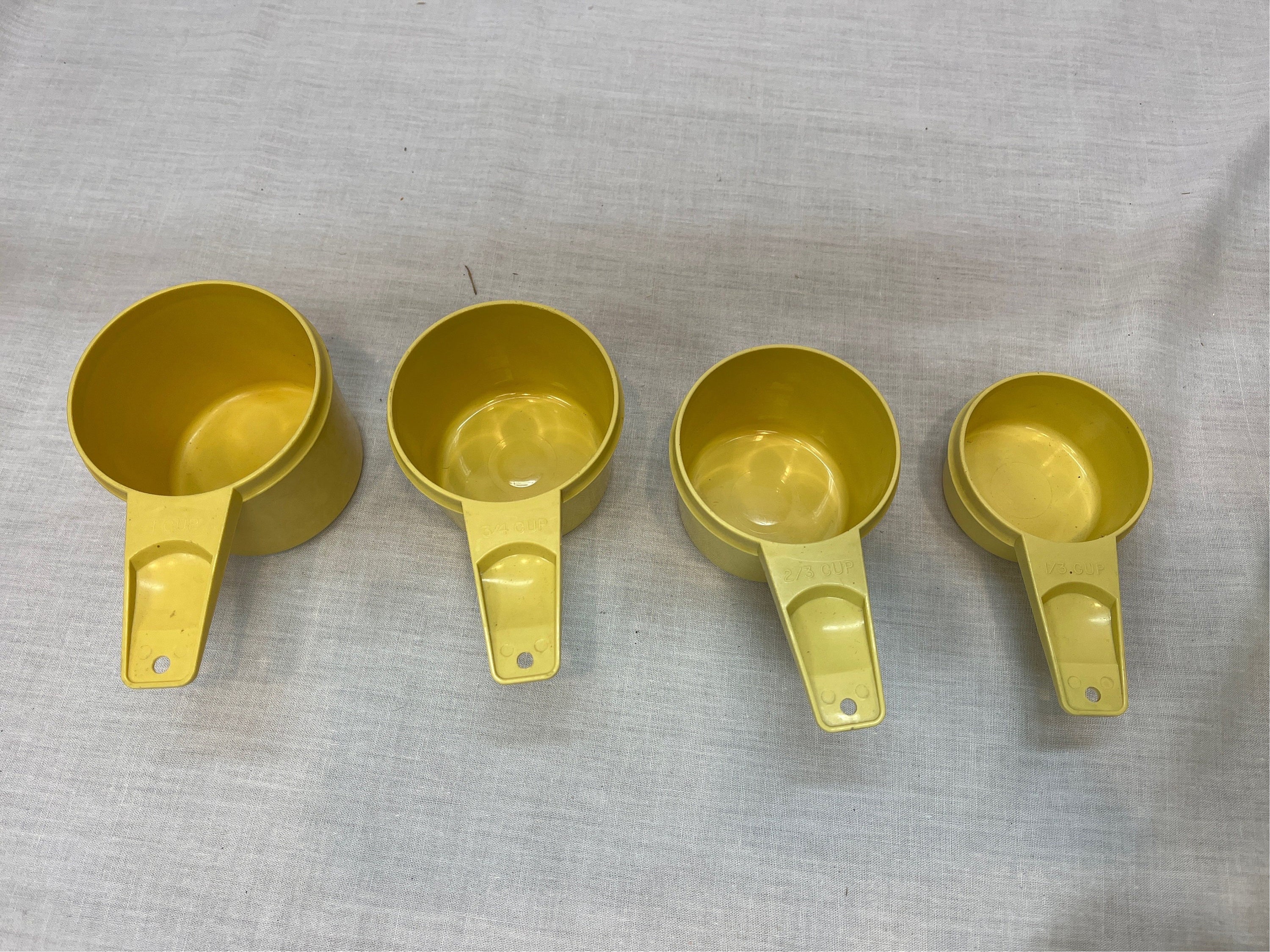 Vintage Tupperware Measuring Cups, Measuring Utensils, 1 Cup, 3/4 Cup ...