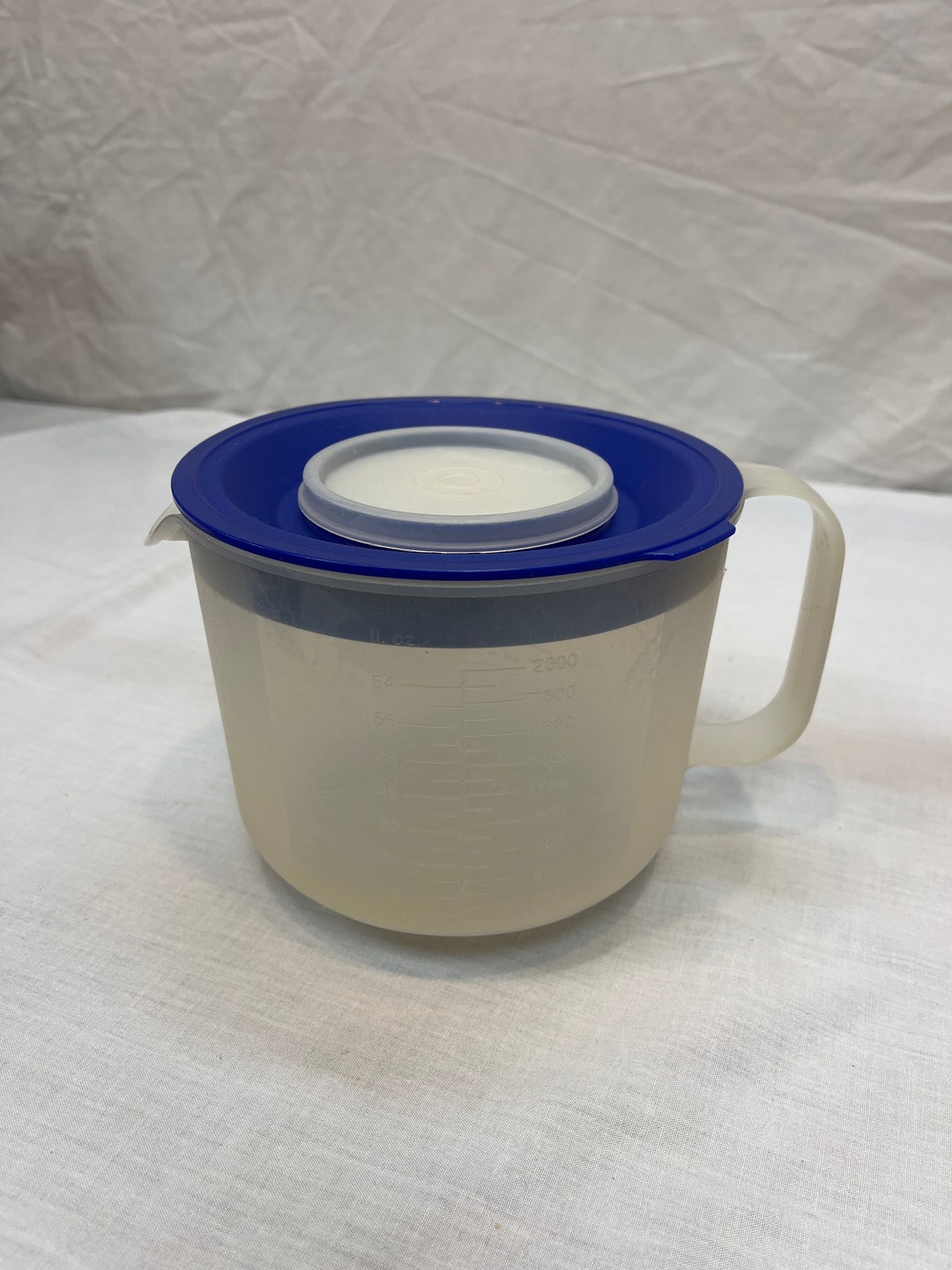 Vintage Tupperware 8 Cup Measuring Cup With Lid, Pour Cup - Etsy