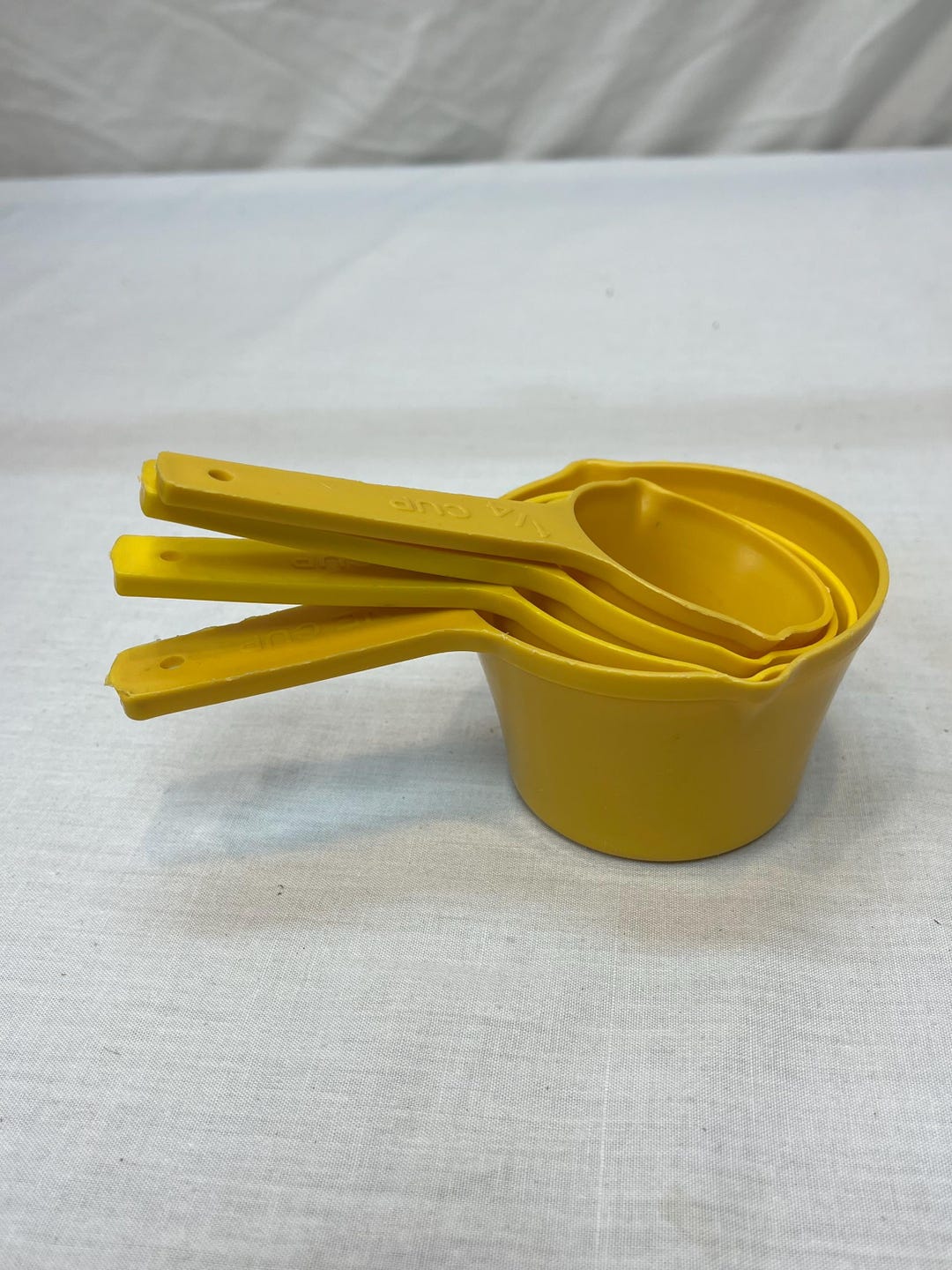 Vintage Lustro’ware Measuring Cup Set, 4 Size Cups, Harvest Yellow ...