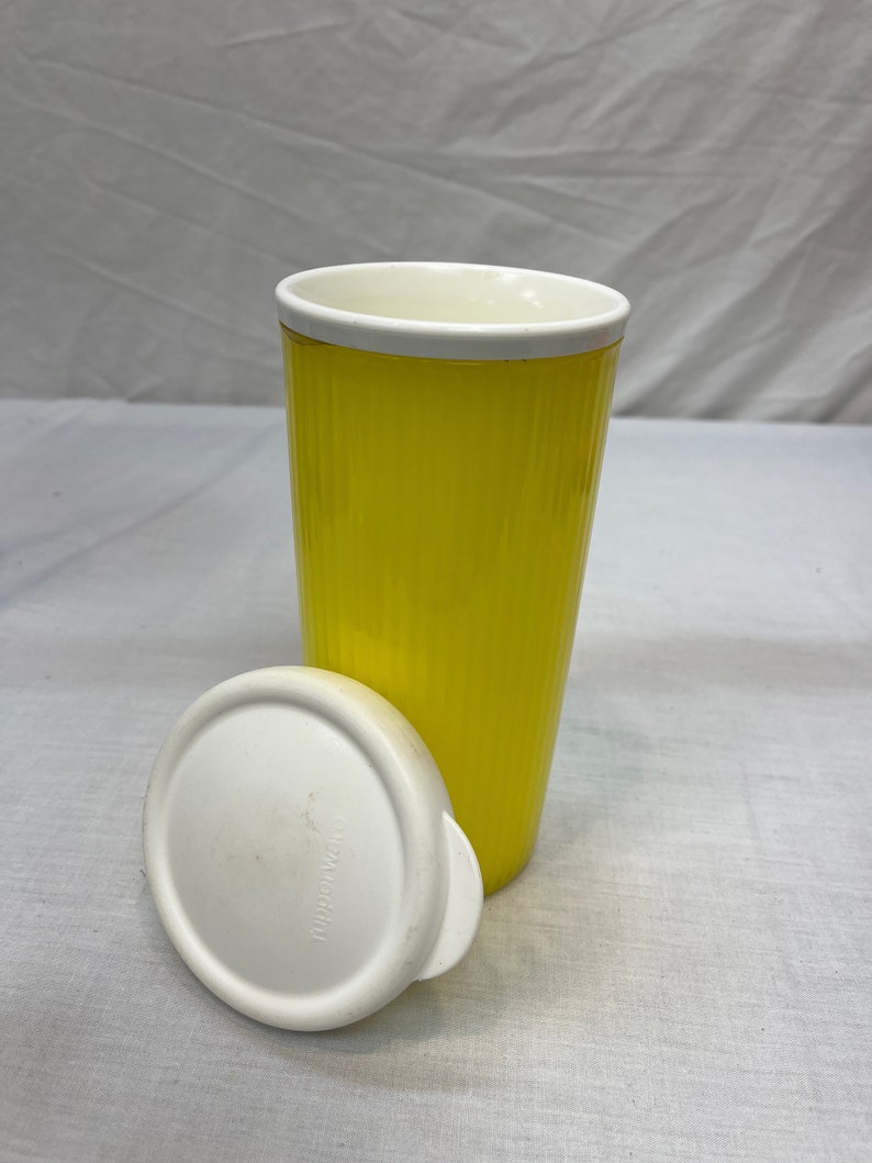 Vintage Tupperware Tumbler Insulated Tumbler 24 Oz Yellow - Etsy