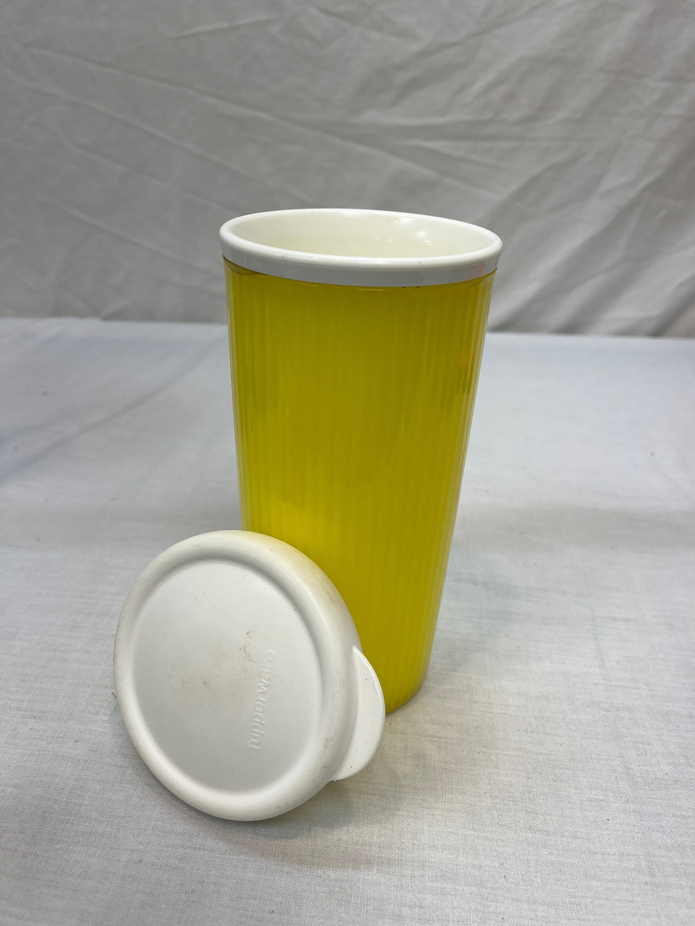 Vintage Tupperware Tumbler Insulated Tumbler 24 Oz Yellow - Etsy