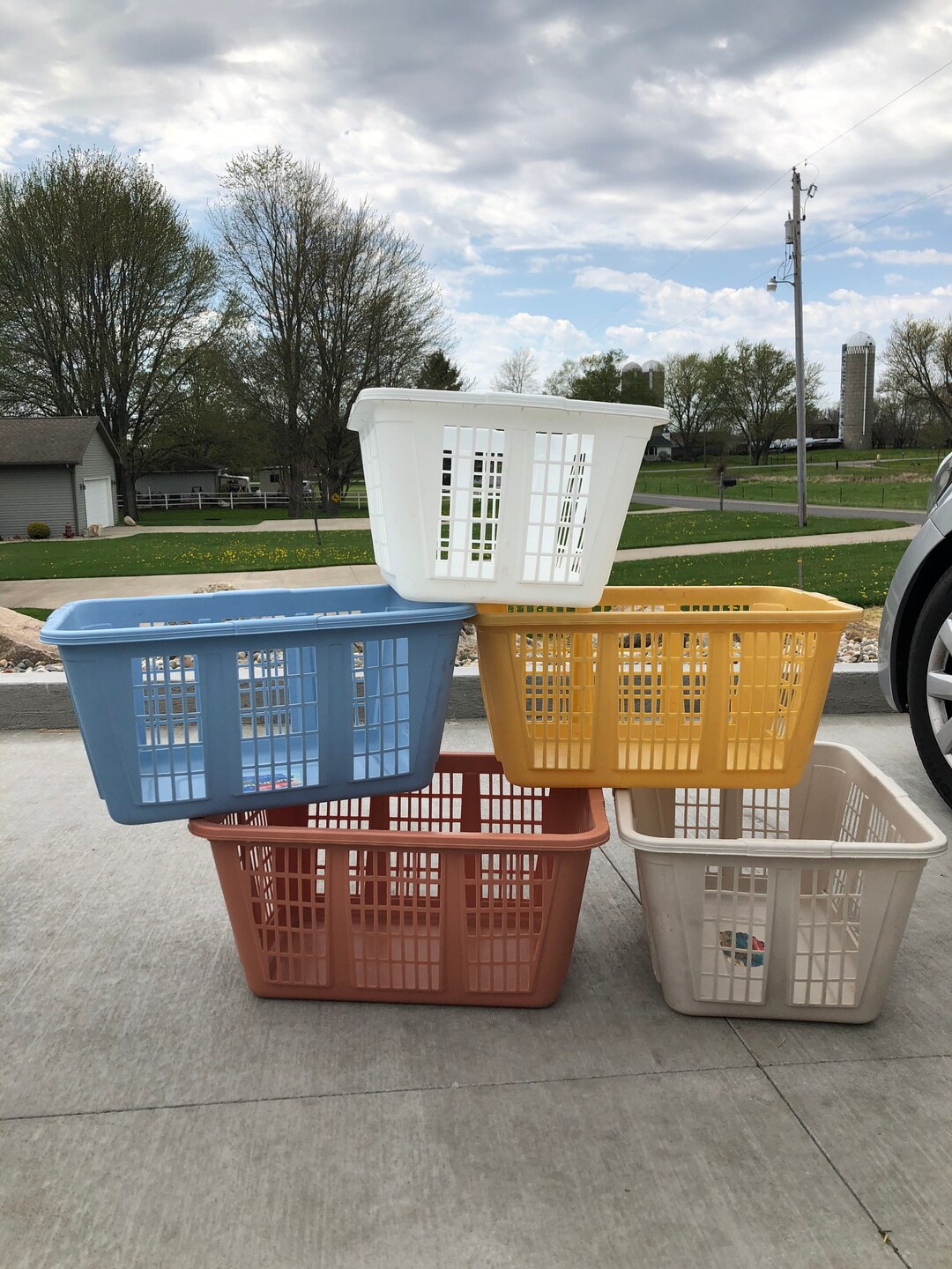 Rubbermaid Laundry Basket, MCM, Utility Basket, Plastic Laundry Basket ...