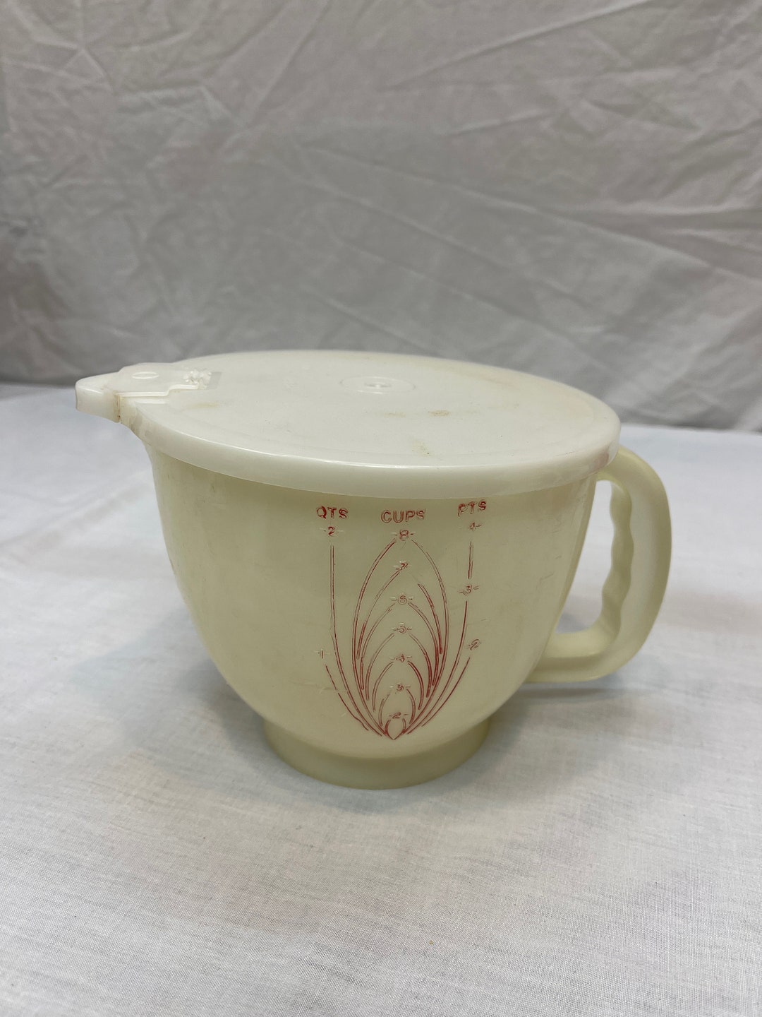Vintage Tupperware 8 Cup Measuring Cup With Lid, Pour Cup - Etsy