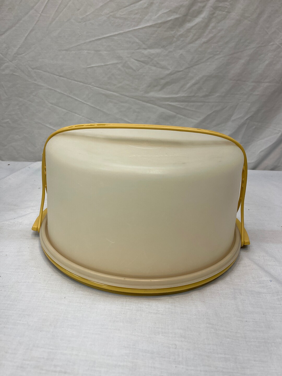 Vintage Extra Large Tupperware Round Cake Carrier, Retro Tupperware ...