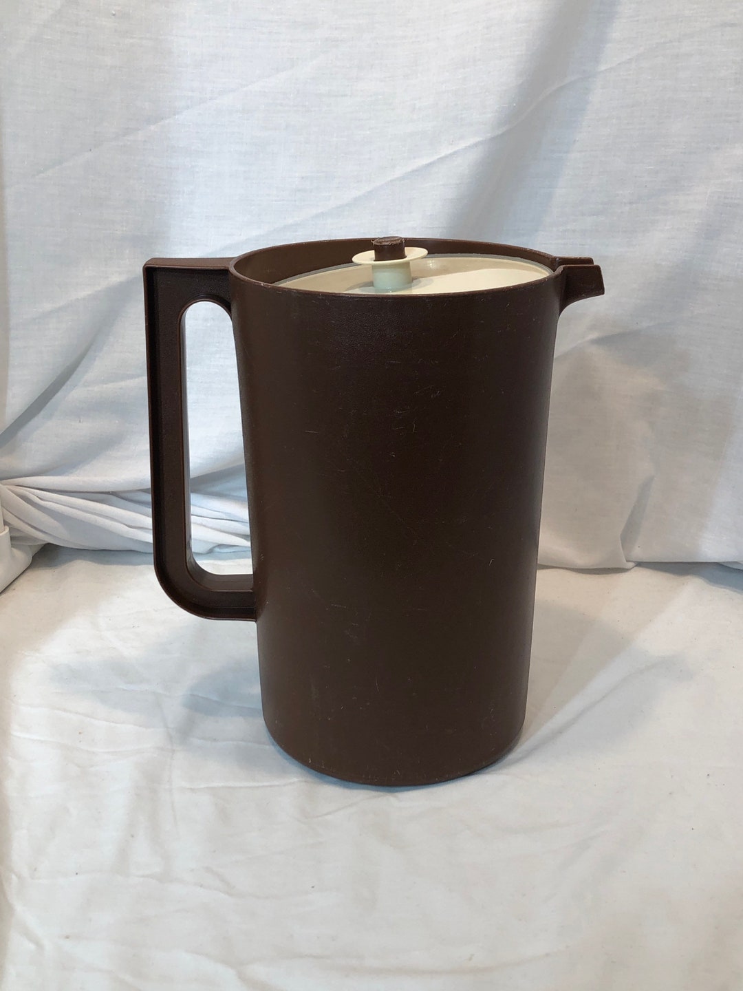 Vintage Tupperware 1 Gallon Pitcher, Jug, 4 Quarts, Brown Pitcher ...
