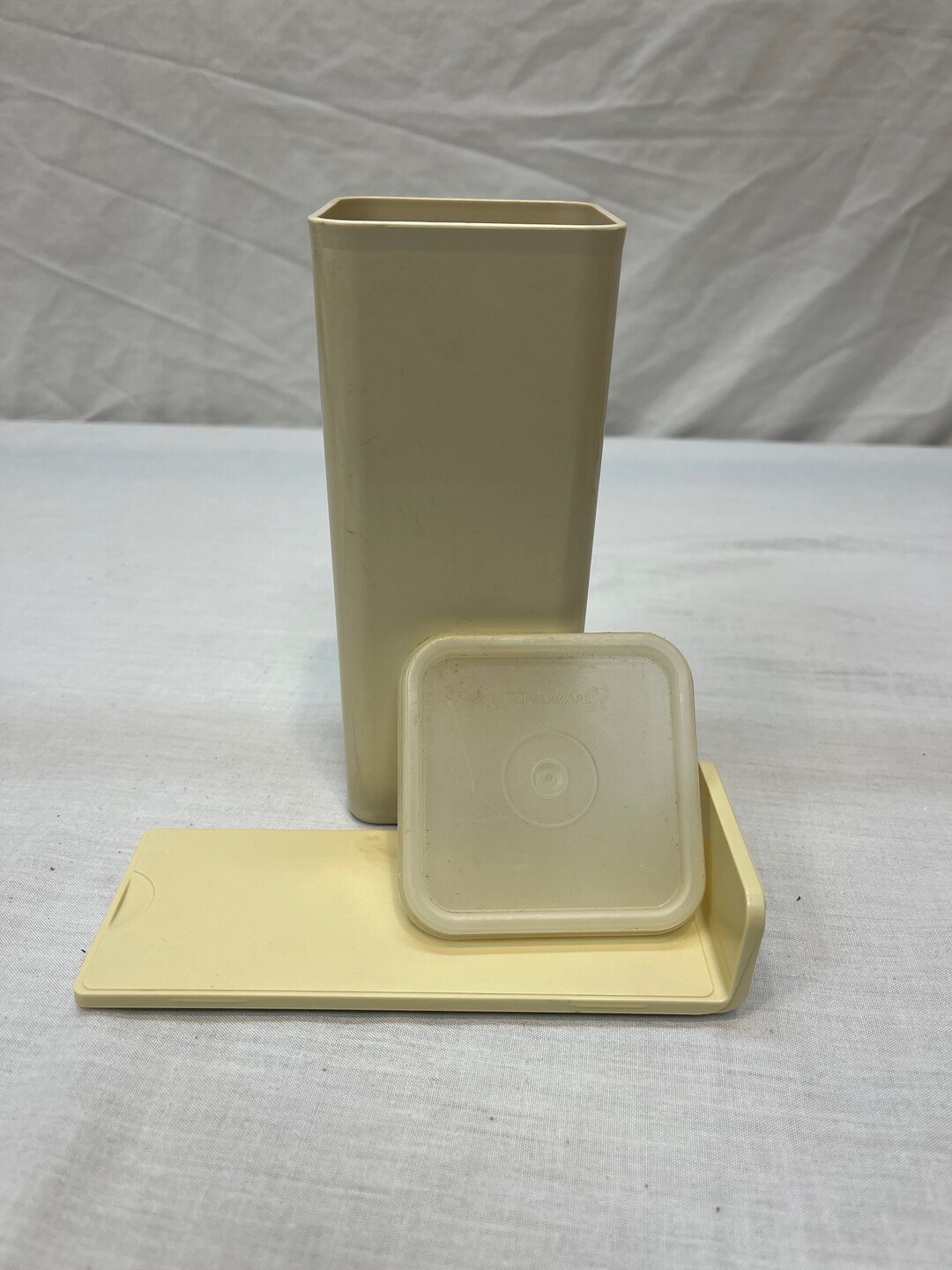Tupperware Small Cheese Keeper, Storage, 1827-6 Velveeta Cheese Keeper ...