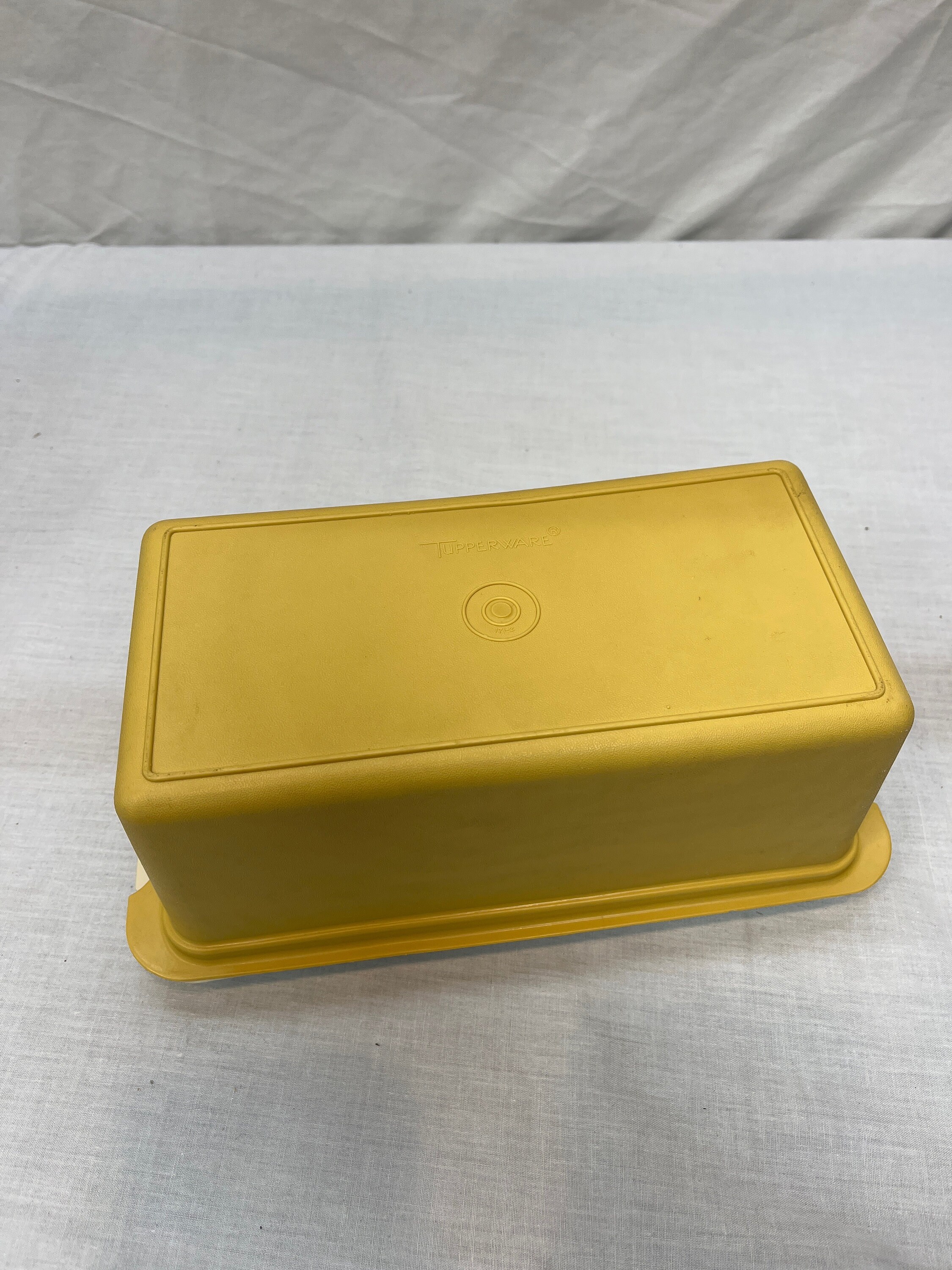 Vintage Tupperware Bread Keeper, Storage, Harvest Gold, 171, Yellow ...