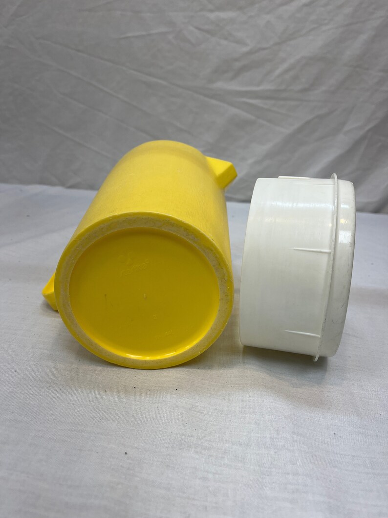 Sterilite 2 Quart Flower Pitcher 1/2 Gallon Two Quart - Etsy