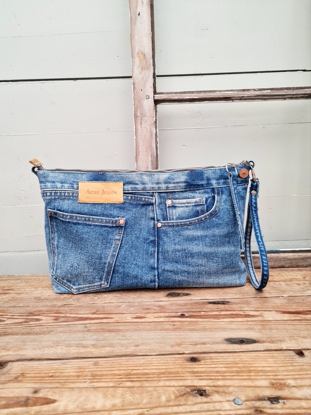 View Pouch/Wristlet by careforus on Etsy