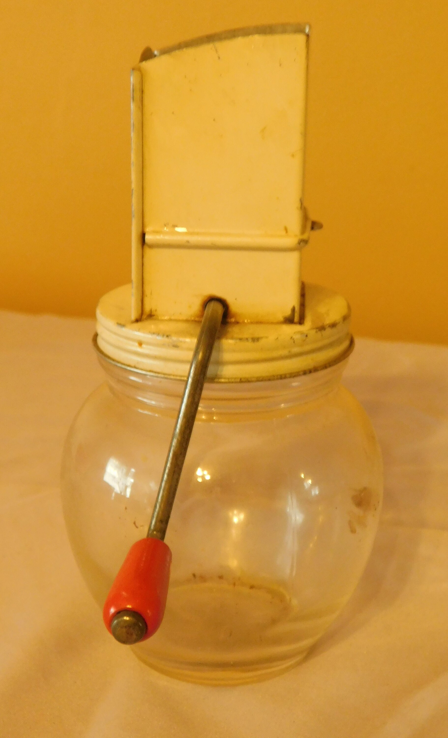 Vintage nut chopper - dropceleb
