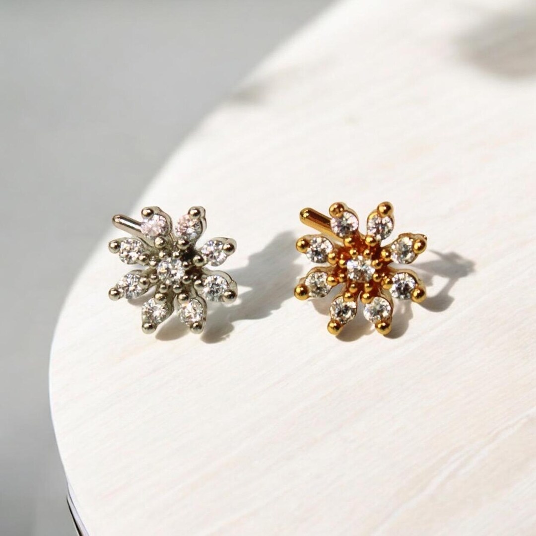 Snowflake Crystal Nose Stud, Indian Flower Piercing, 20G - Etsy