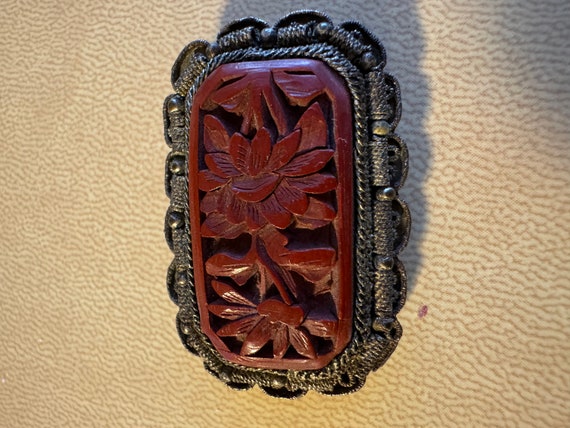 Vintage Chinese carved Cinnabar pin - Gem