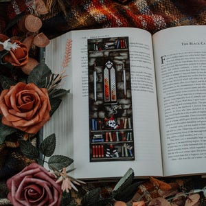 Shakespeare Inspired Dark Academia Bookshelf Bookmark - Etsy