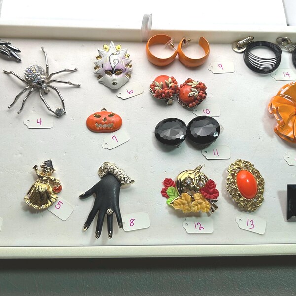 Halloween Brooch - Etsy