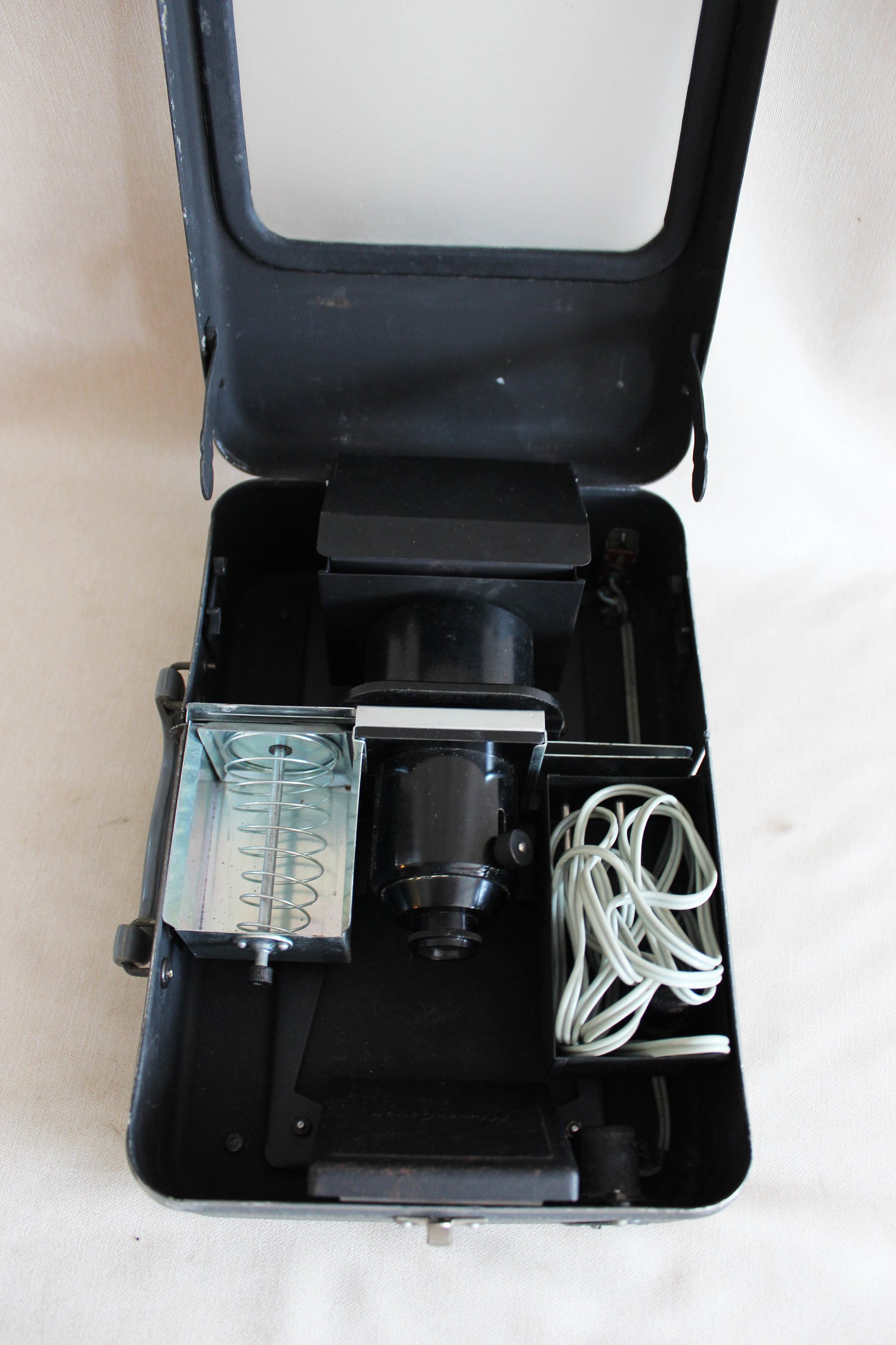 Vintage 1950's Eigar T.V. Japan Slide Projector Rare Collectors Item ...