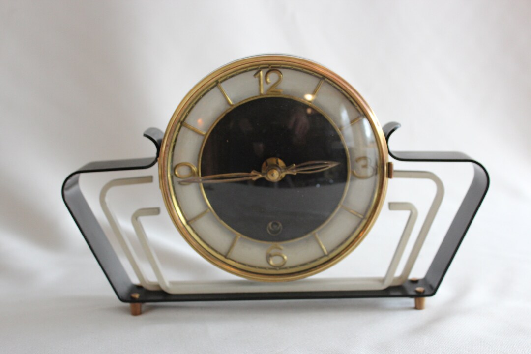 Vintage Retro Table Clock DESIGN 1960 No Chime No Bell JUNGHANS Pop Art ...