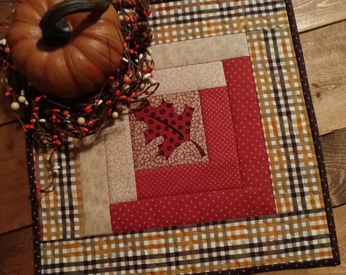 Quilted Autumn Leaf Log Cabin Table Topper - Etsy