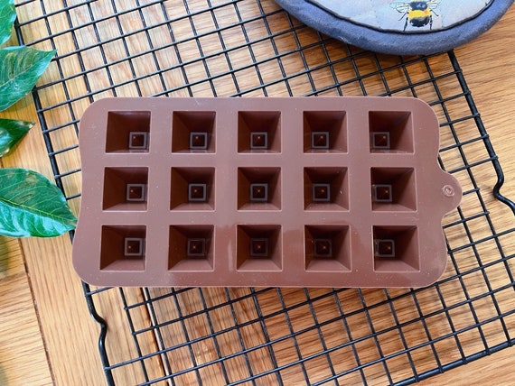 Home & Hobby Food & Fermenting Silicone Square Pyramid Chocolate Mould ...
