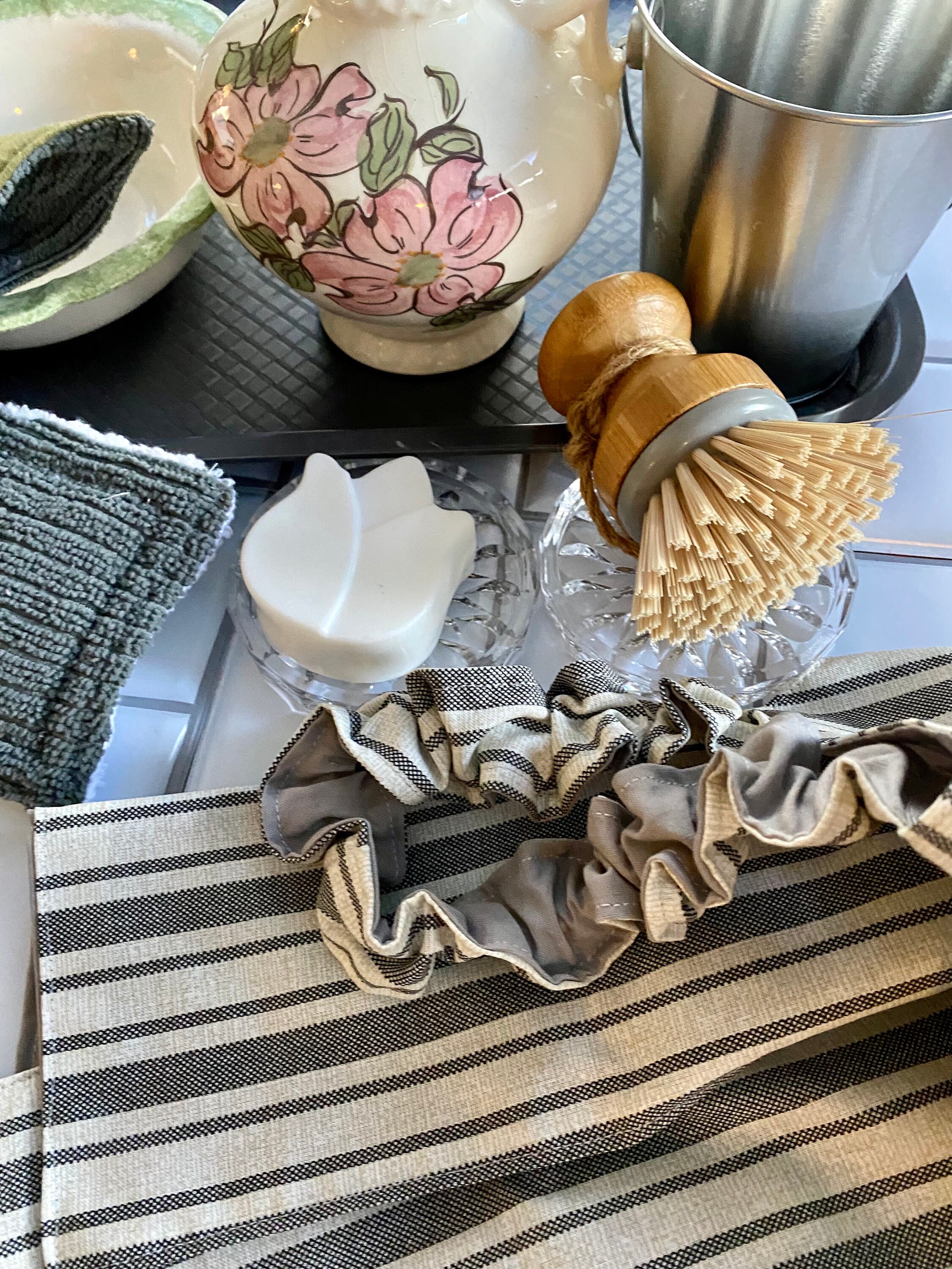 Montessori Table Scrubbing Set deluxe Reggio Emilia, Waldorf, Charlotte ...