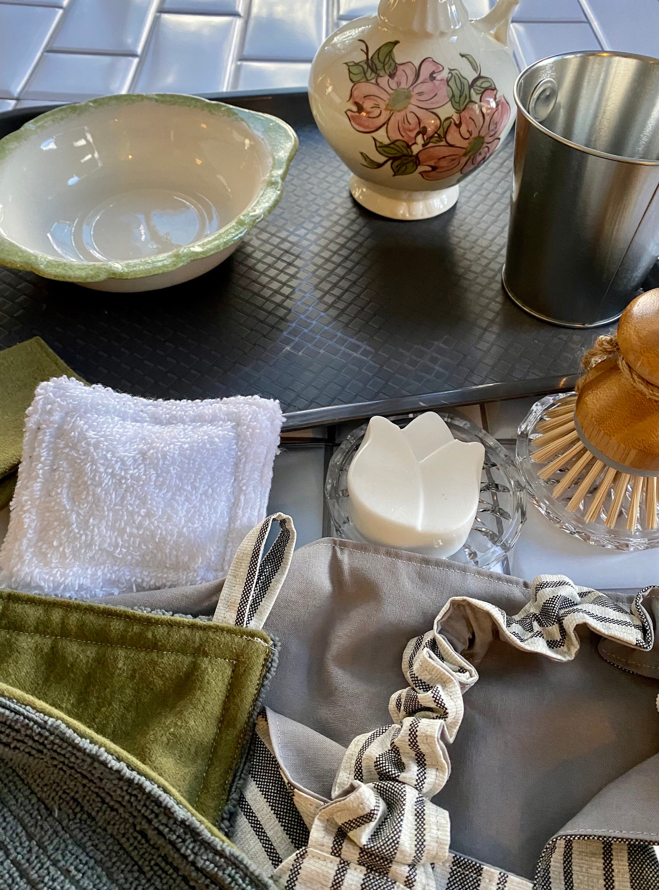 Montessori Table Scrubbing Set deluxe Reggio Emilia, Waldorf, Charlotte ...