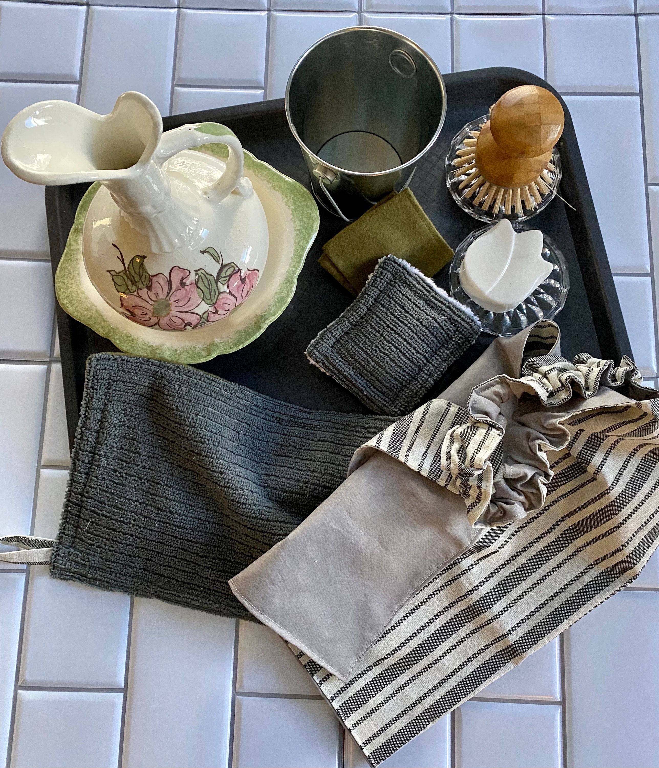 Montessori Table Scrubbing Set deluxe Reggio Emilia, Waldorf, Charlotte ...