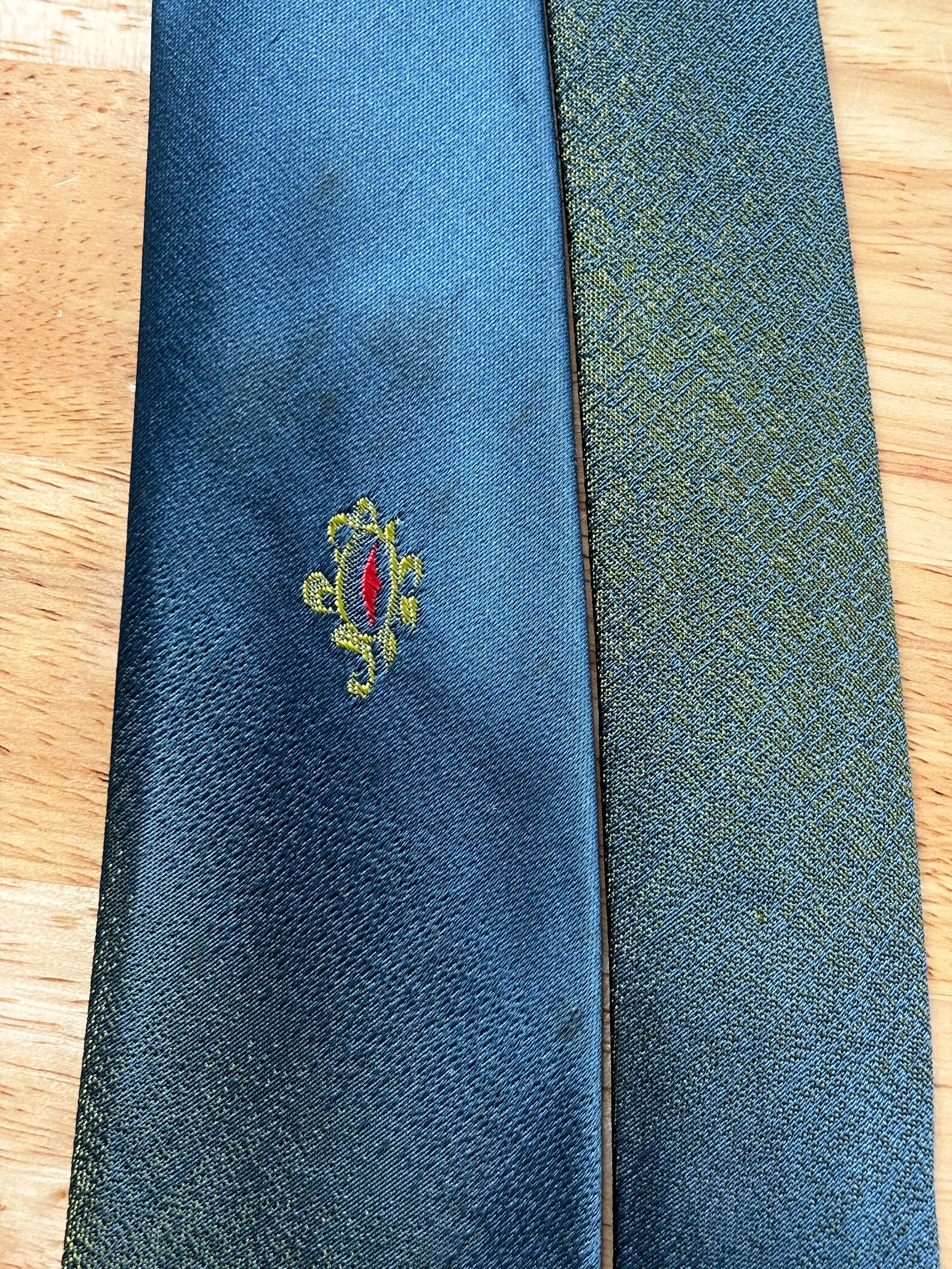 Sleek, Silky, Sears 50s Sharkskin Emblem, Cravat, Necktie - Etsy