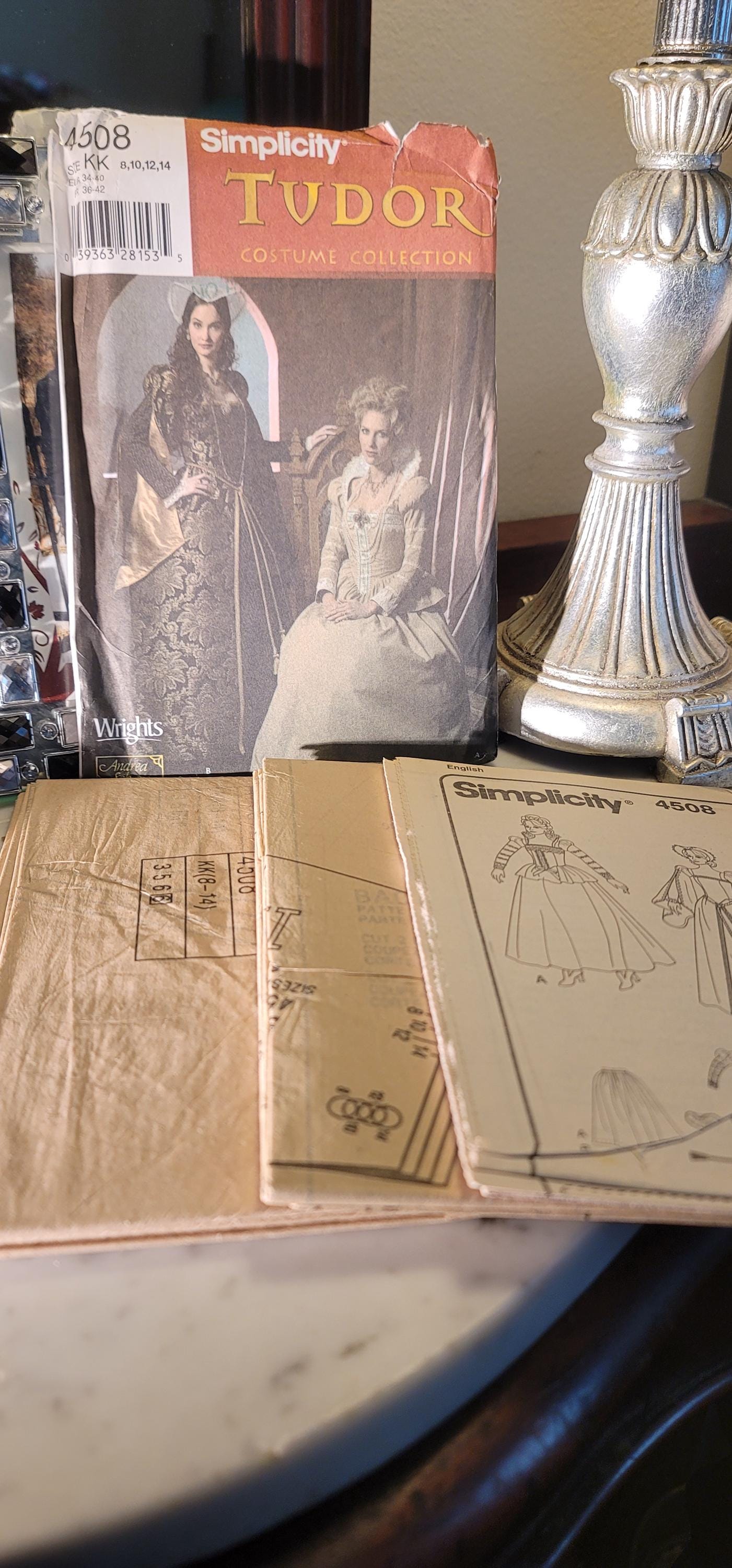 Tudor Gown Sewing Pattern Simplicity 3808 | Renaissance Queen Costume ...