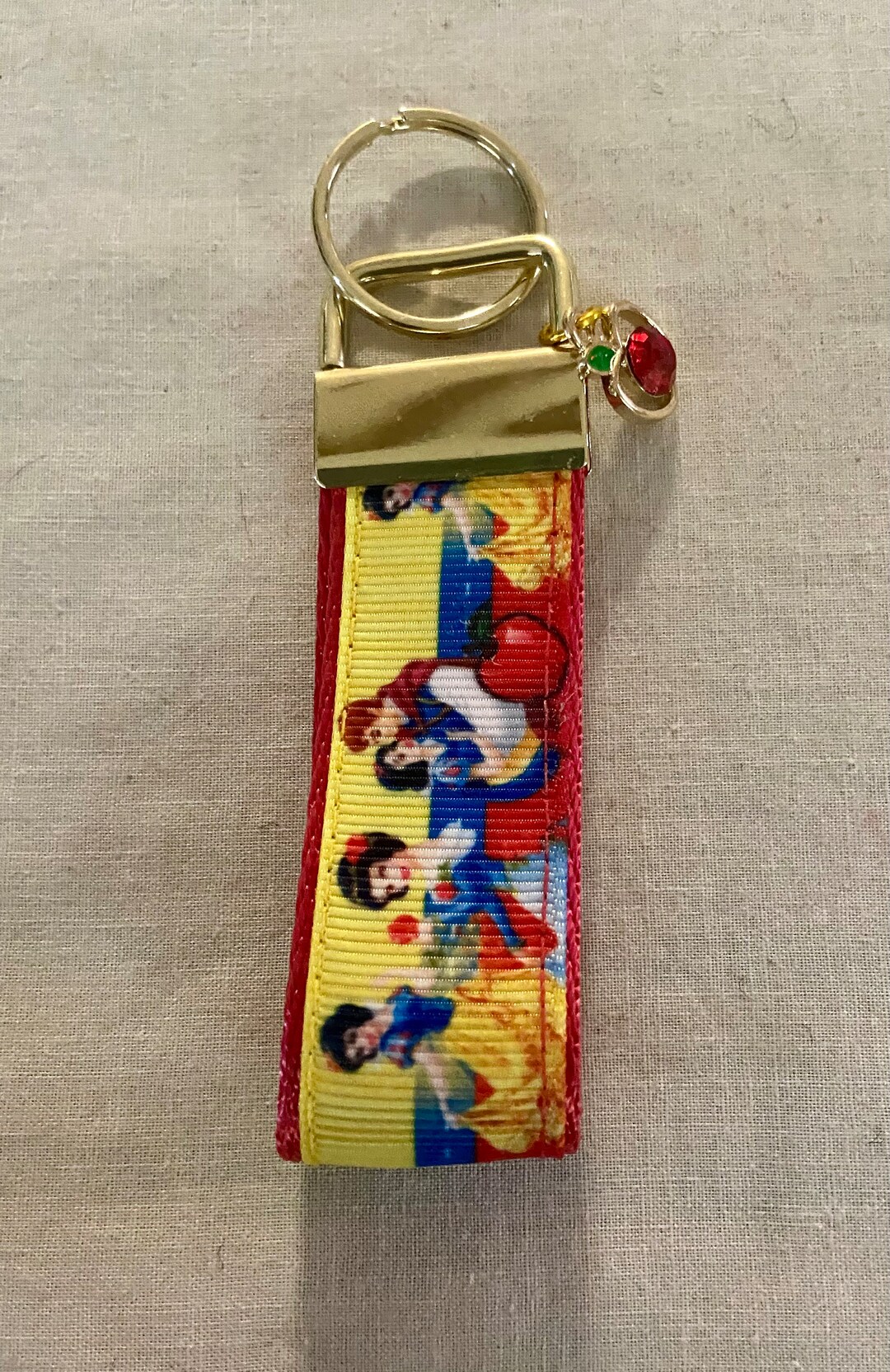 Disney’s Snow White Key Fob - Etsy