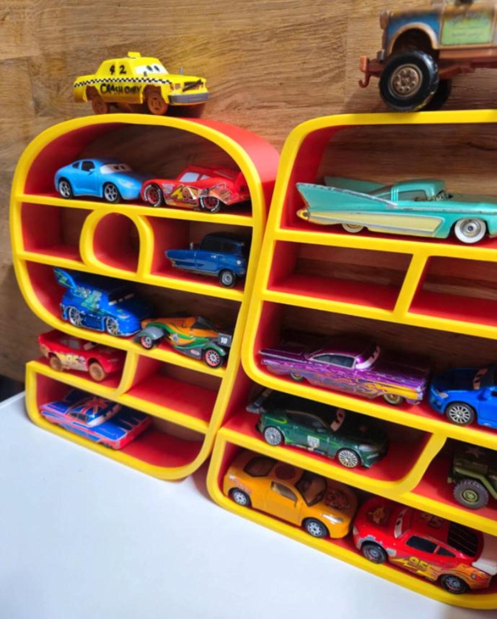 Cars 95 Die Cast Cars Table Top Shelf Racing Red & Lightning Yellow ...