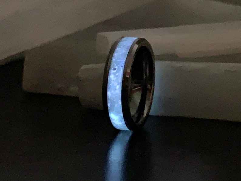 The "moonflake" Opal Glow Ring - Etsy